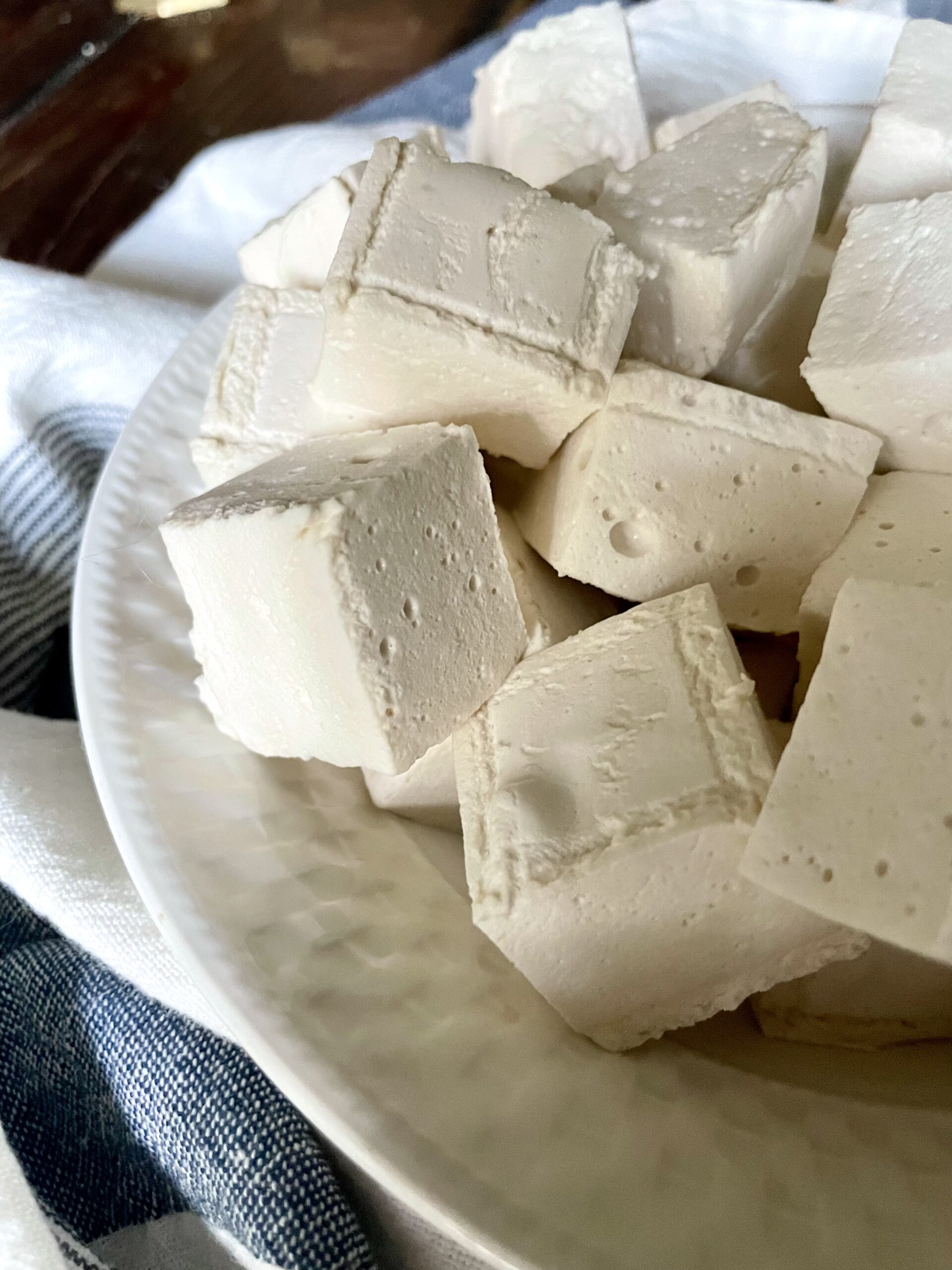 How to make healthy marshmallows with honey (easy recipe)